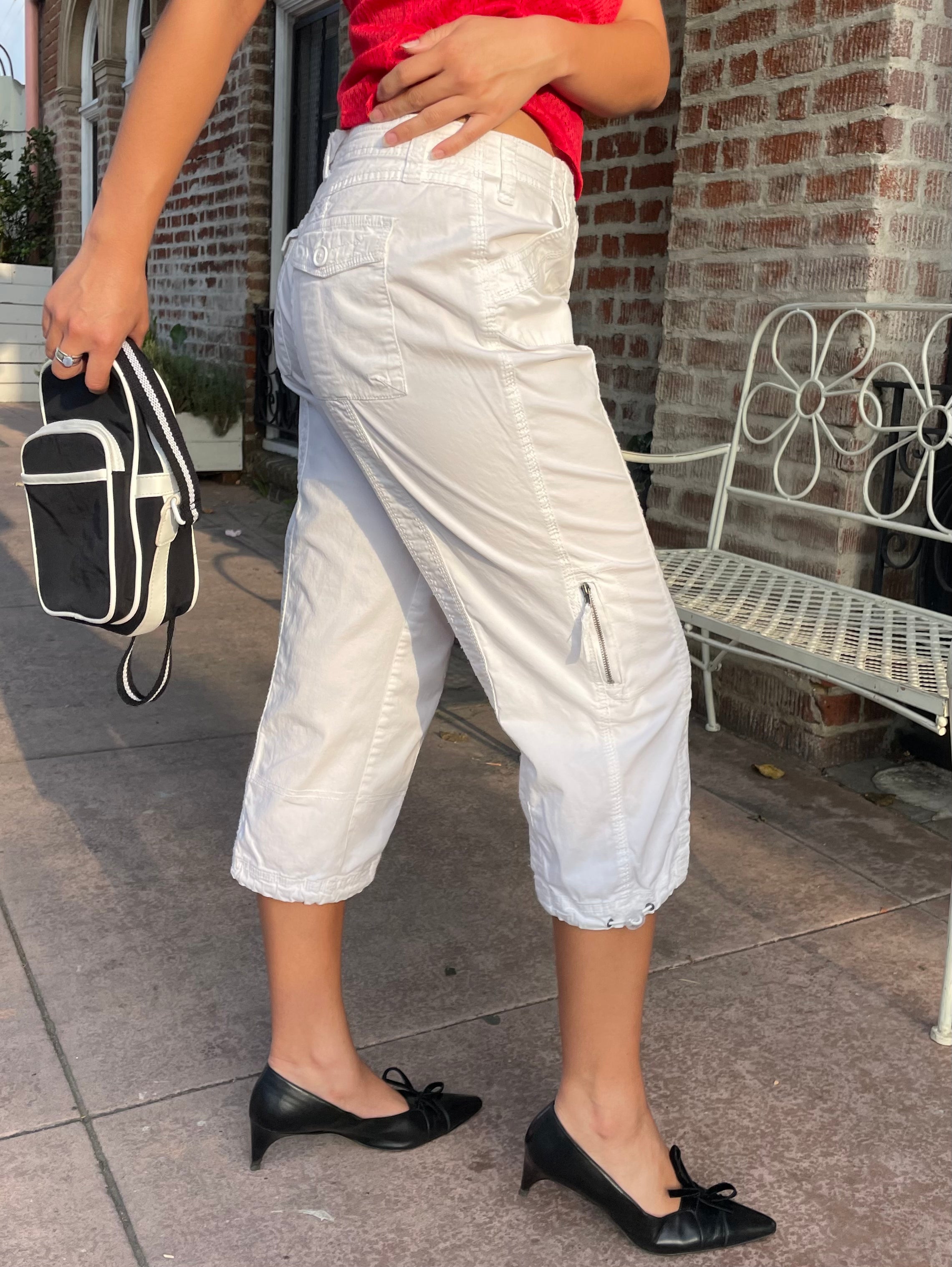 Y2K White Cargo Capris (S) – Shops Silver